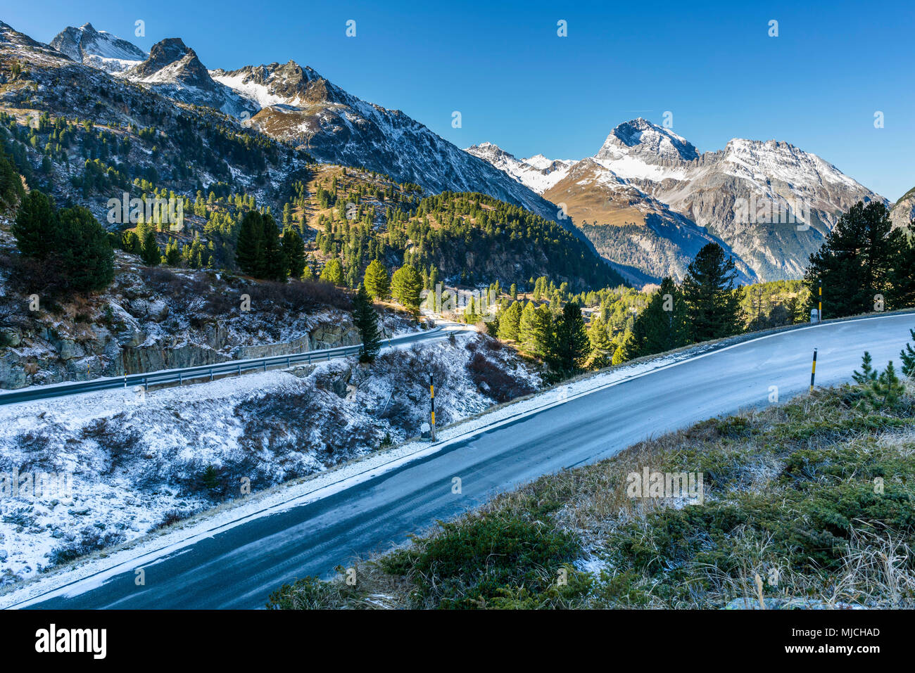 Albula albula pass road -Fotos und -Bildmaterial in hoher Auflösung – Alamy