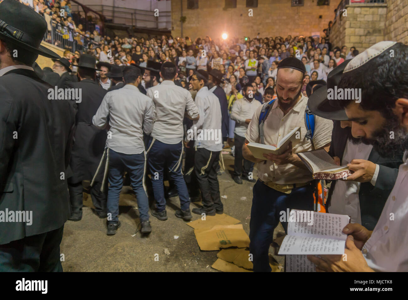 Ultraorthodoxe frauen -Fotos und -Bildmaterial in hoher Auflösung – Alamy