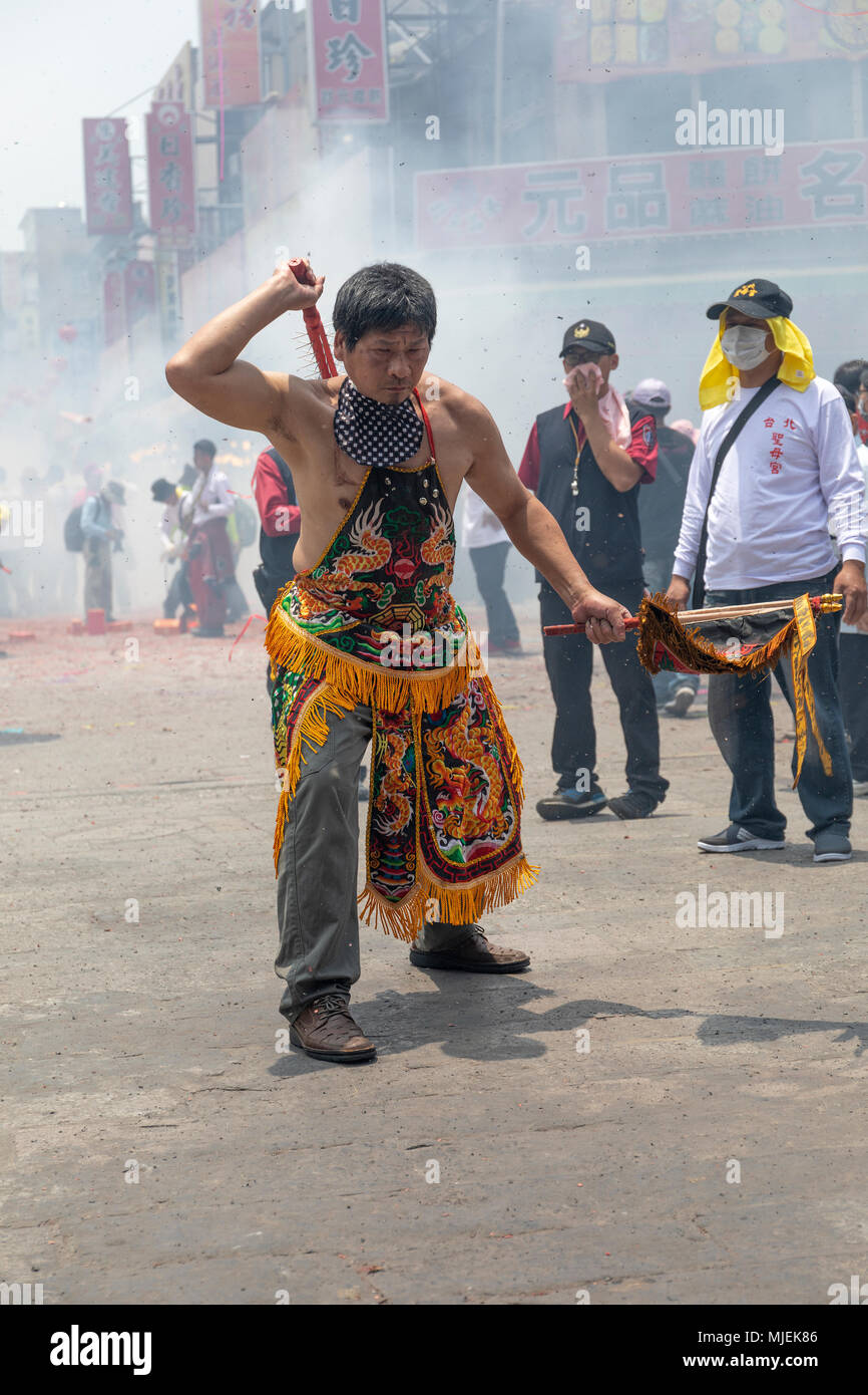 Self flagellation -Fotos und -Bildmaterial in hoher Auflösung – Alamy