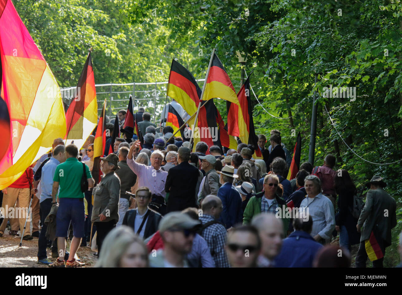 Hambacher fest flagge -Fotos und -Bildmaterial in hoher Auflösung – Alamy