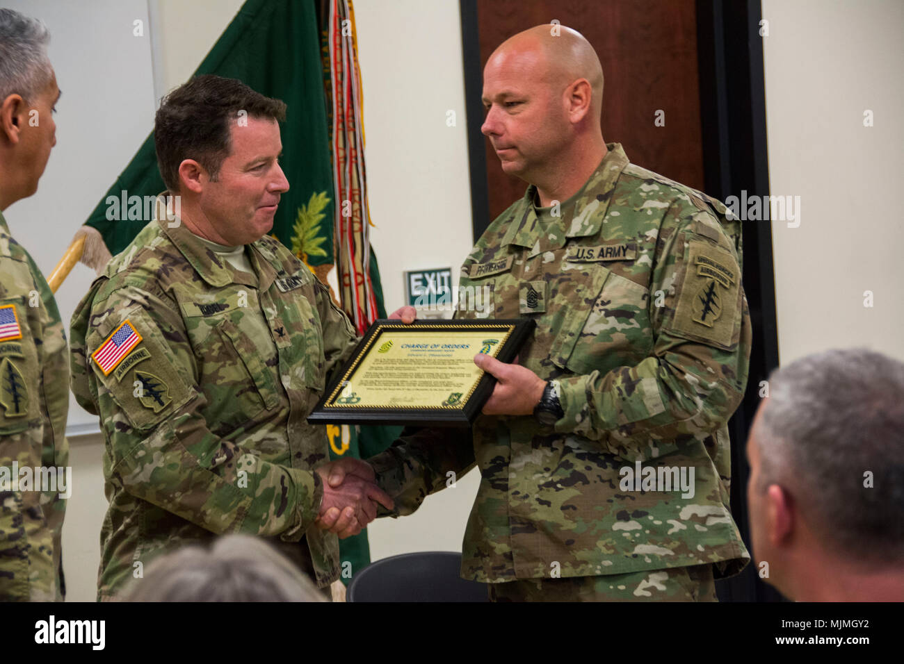 Sergeant vogel -Fotos und -Bildmaterial in hoher Auflösung – Alamy