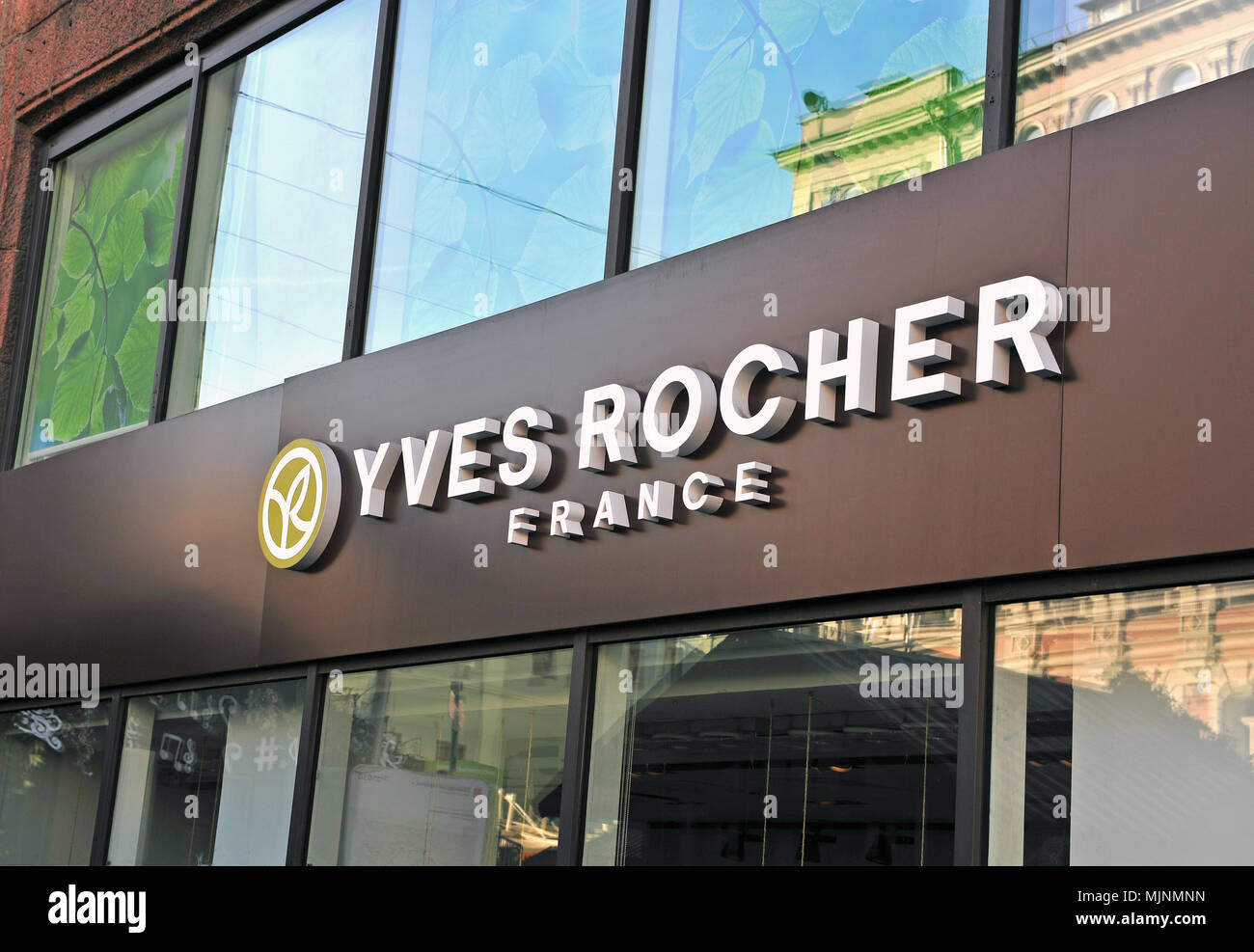 Yves rocher logo -Fotos und -Bildmaterial in hoher Auflösung – Alamy