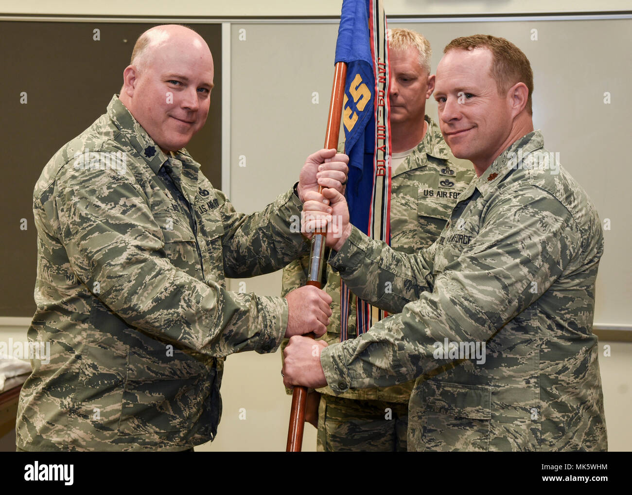 Maj. Scott M. Vandenberge übernimmt das Kommando über die 117 zivilen ...