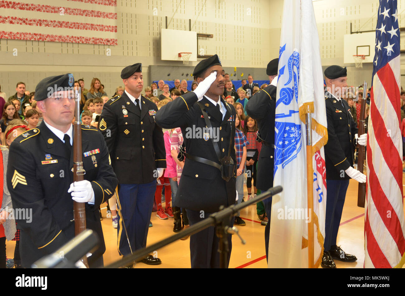 201st expeditionary military intelligence brigade -Fotos und ...