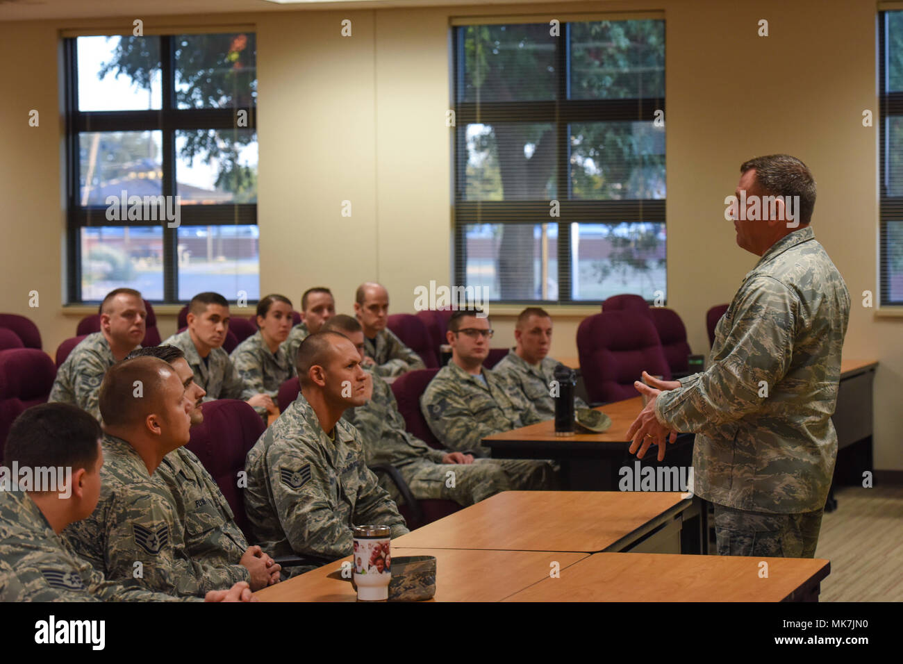 Us Air Force Generalmajor Timothy Leahy, 2 Air Force Commander, spricht ...