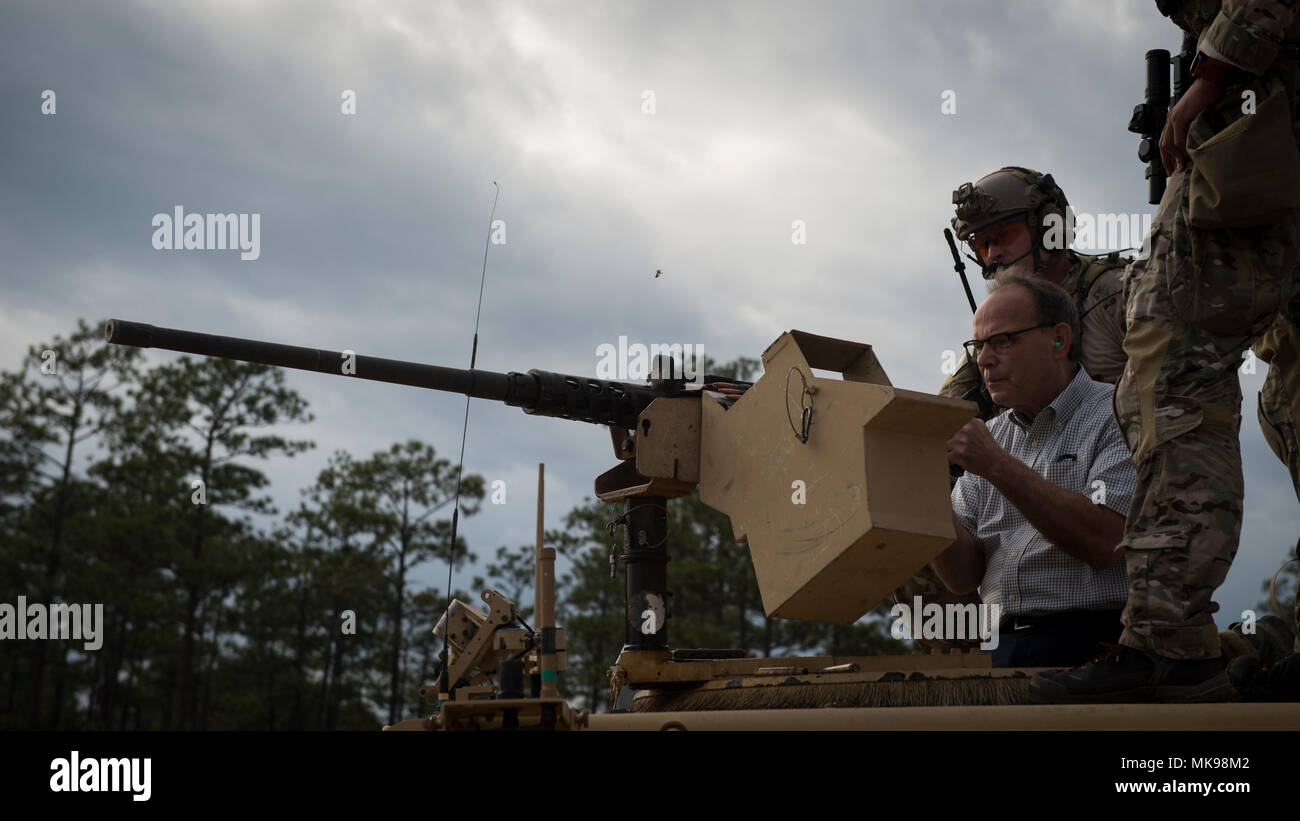 Mark. E. in Mitchell, der Stellvertretende Verteidigungsminister ...