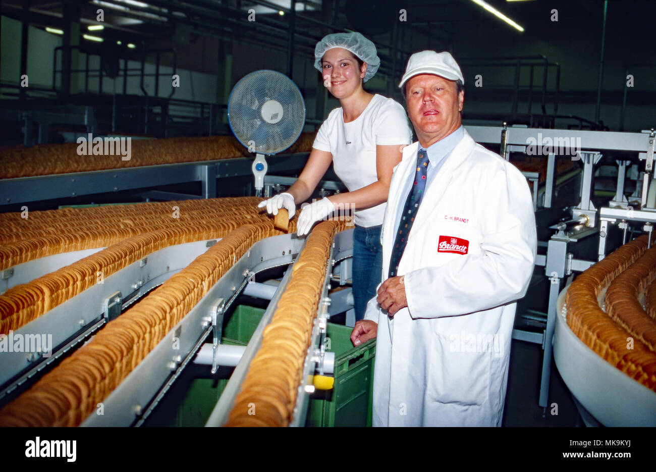 Inhaber Karl Jürgen Brandt in der Zwiebackbäckerei in Ohrdruf ...
