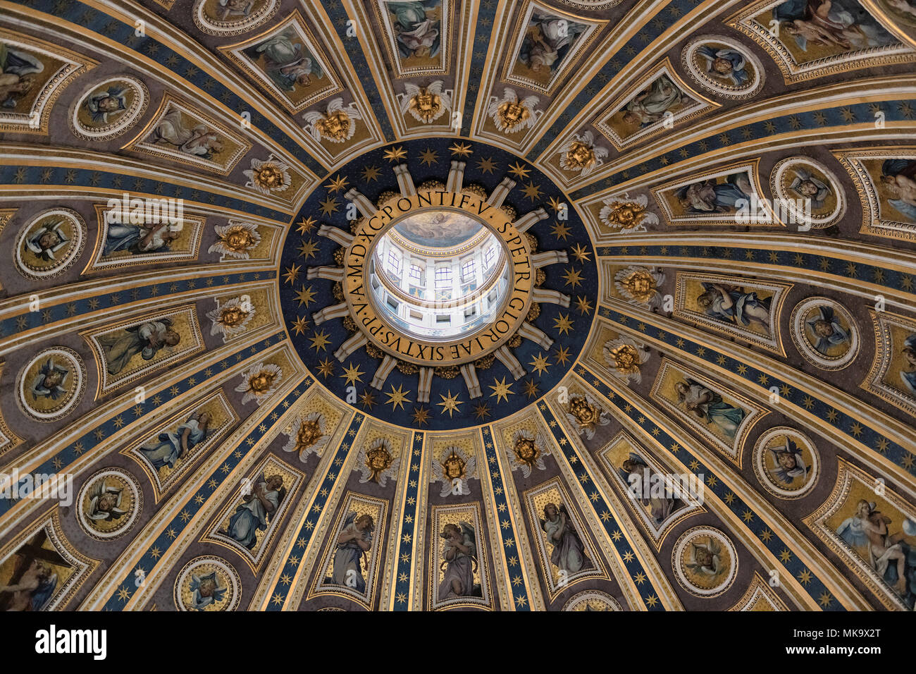 Kuppel Der St Peter Vatikan Basilika Stockfotos und -bilder Kaufen - Alamy