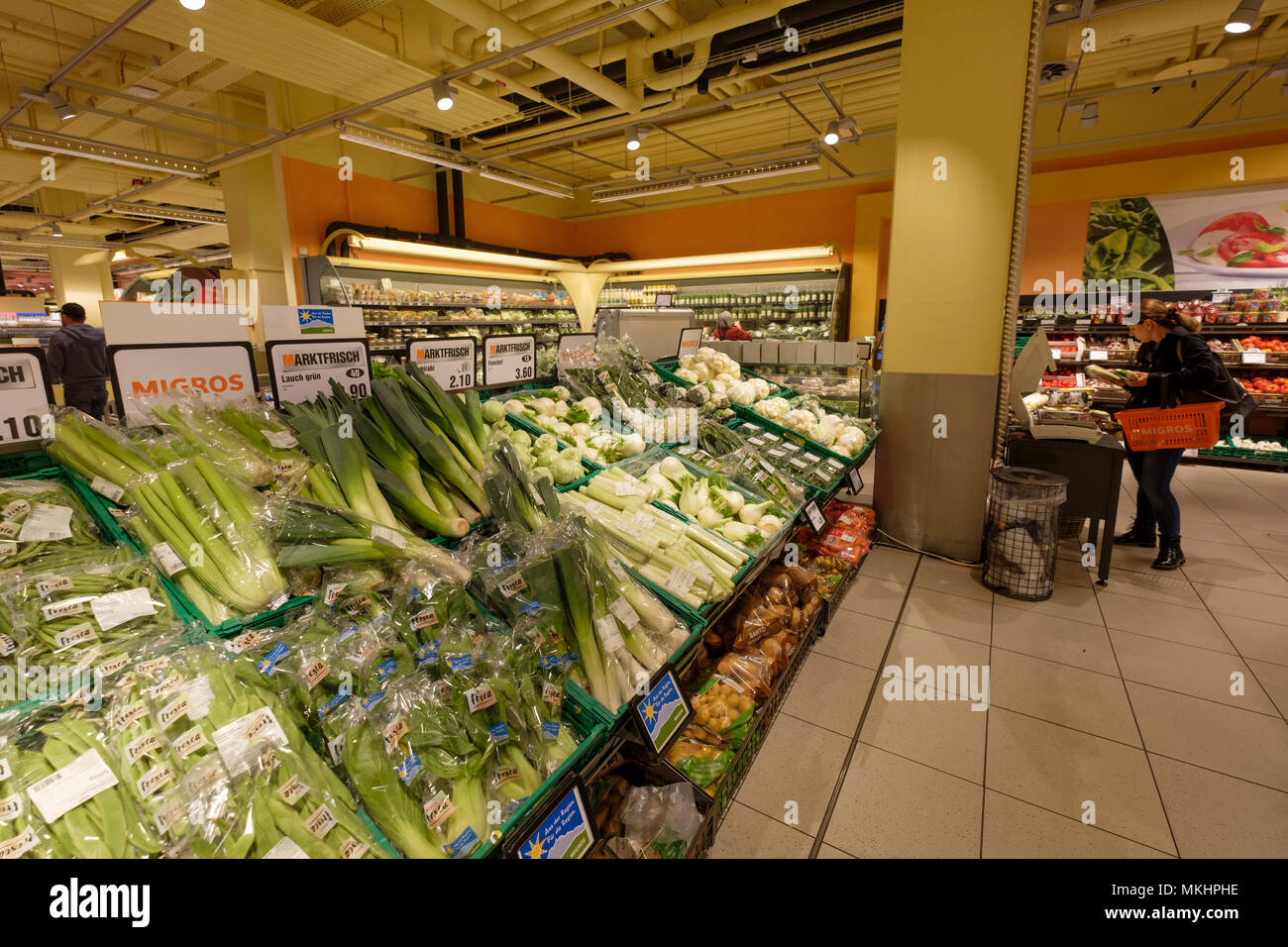 Schweiz supermarkt -Fotos und -Bildmaterial in hoher Auflösung – Alamy