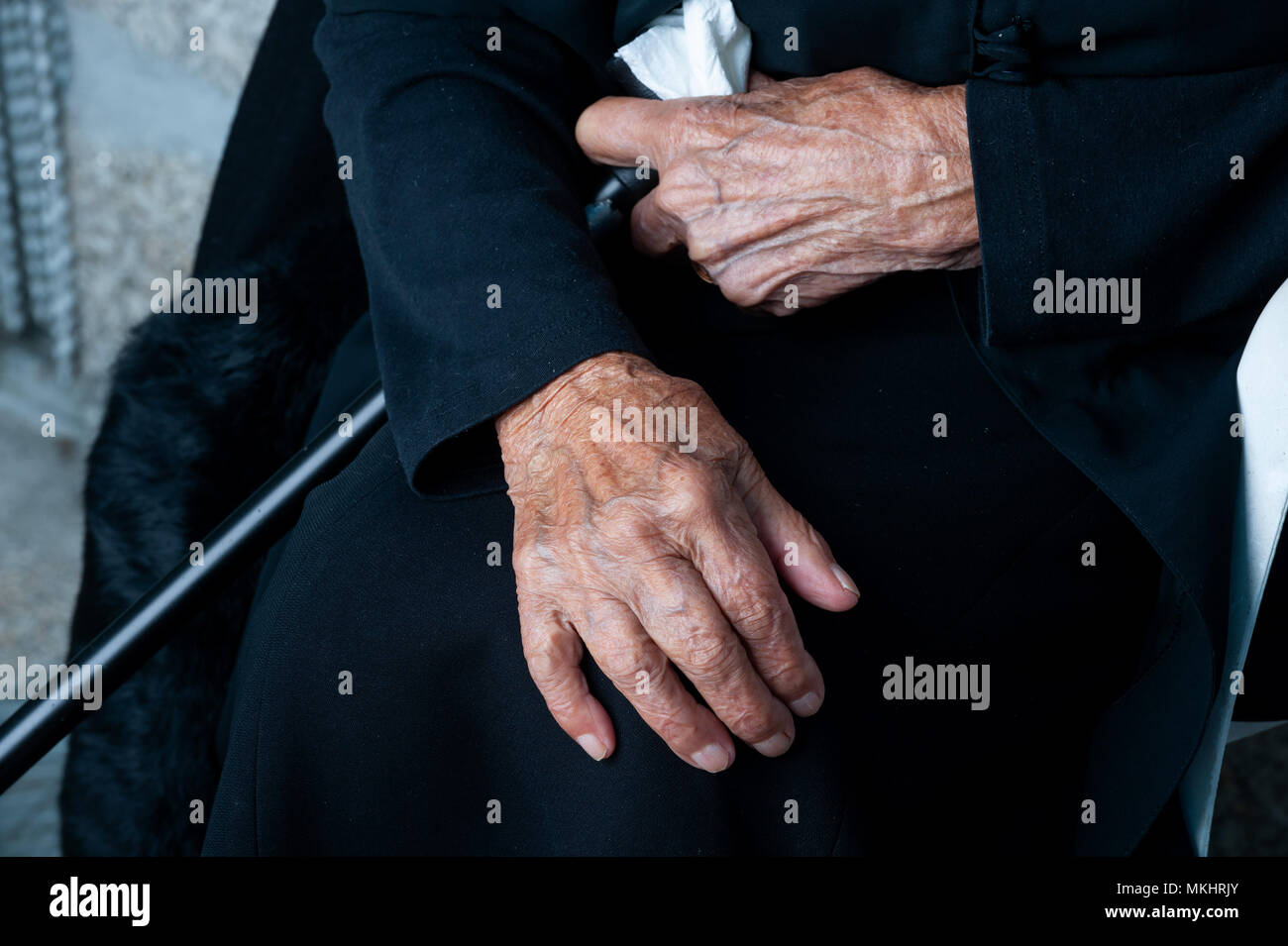 Alte oma -Fotos und -Bildmaterial in hoher Auflösung – Alamy
