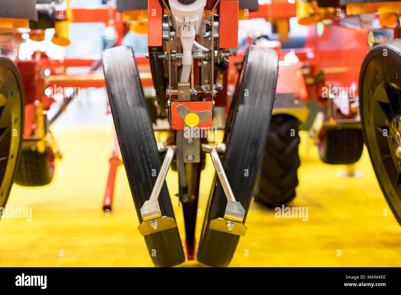Olive Harvesting Machine Stockfotos und -bilder Kaufen - Alamy
