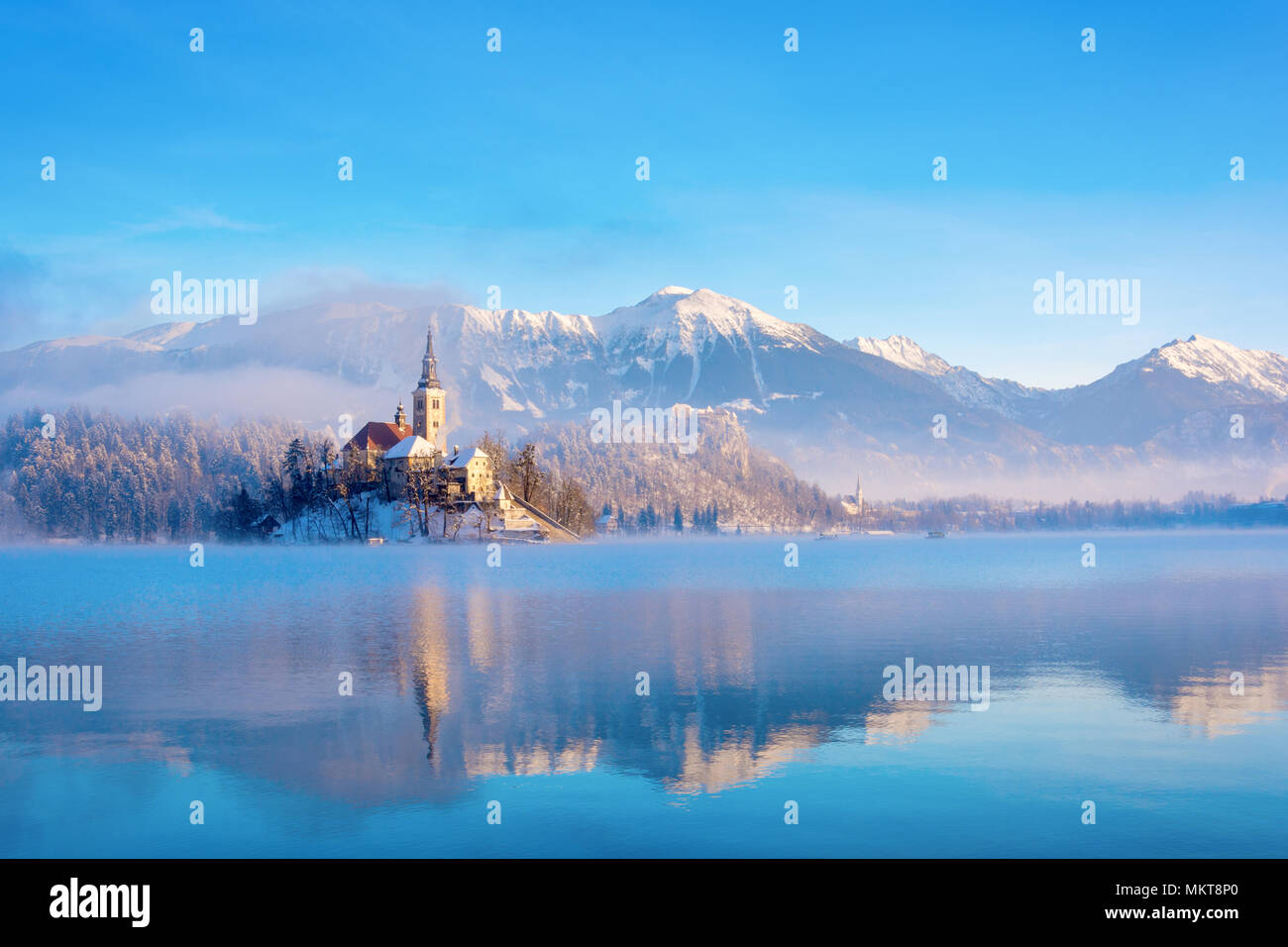 Lake bled winter -Fotos und -Bildmaterial in hoher Auflösung – Alamy