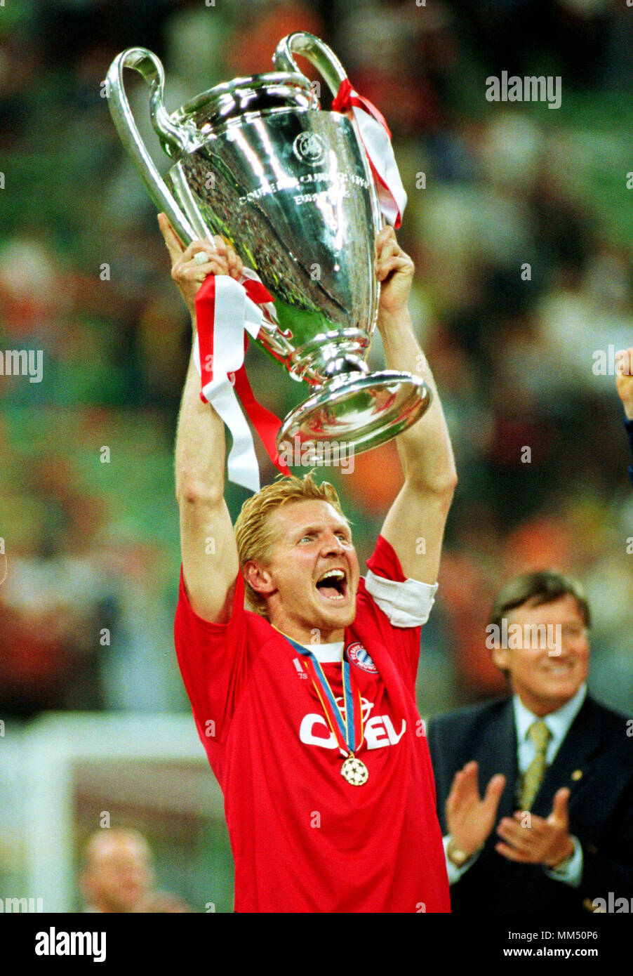 Champions league final 2001 -Fotos und -Bildmaterial in hoher Auflösung ...