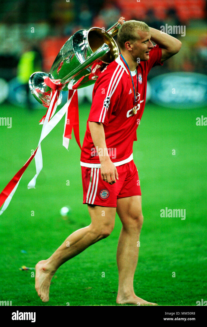 Champions league final 2001 -Fotos und -Bildmaterial in hoher Auflösung ...