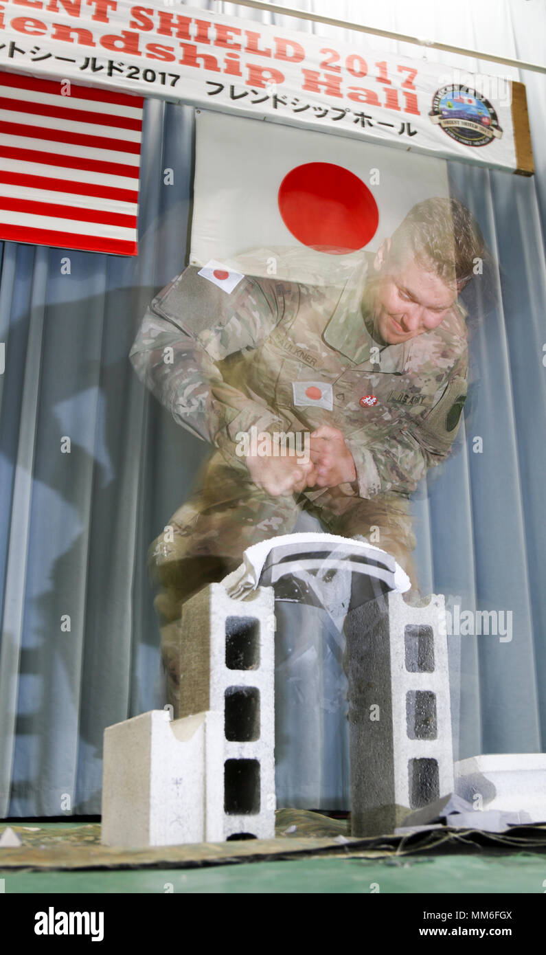 Pfc. Connor Faulkner, ein Infanterist mit einer Co., 3.Bataillon, 21 ...