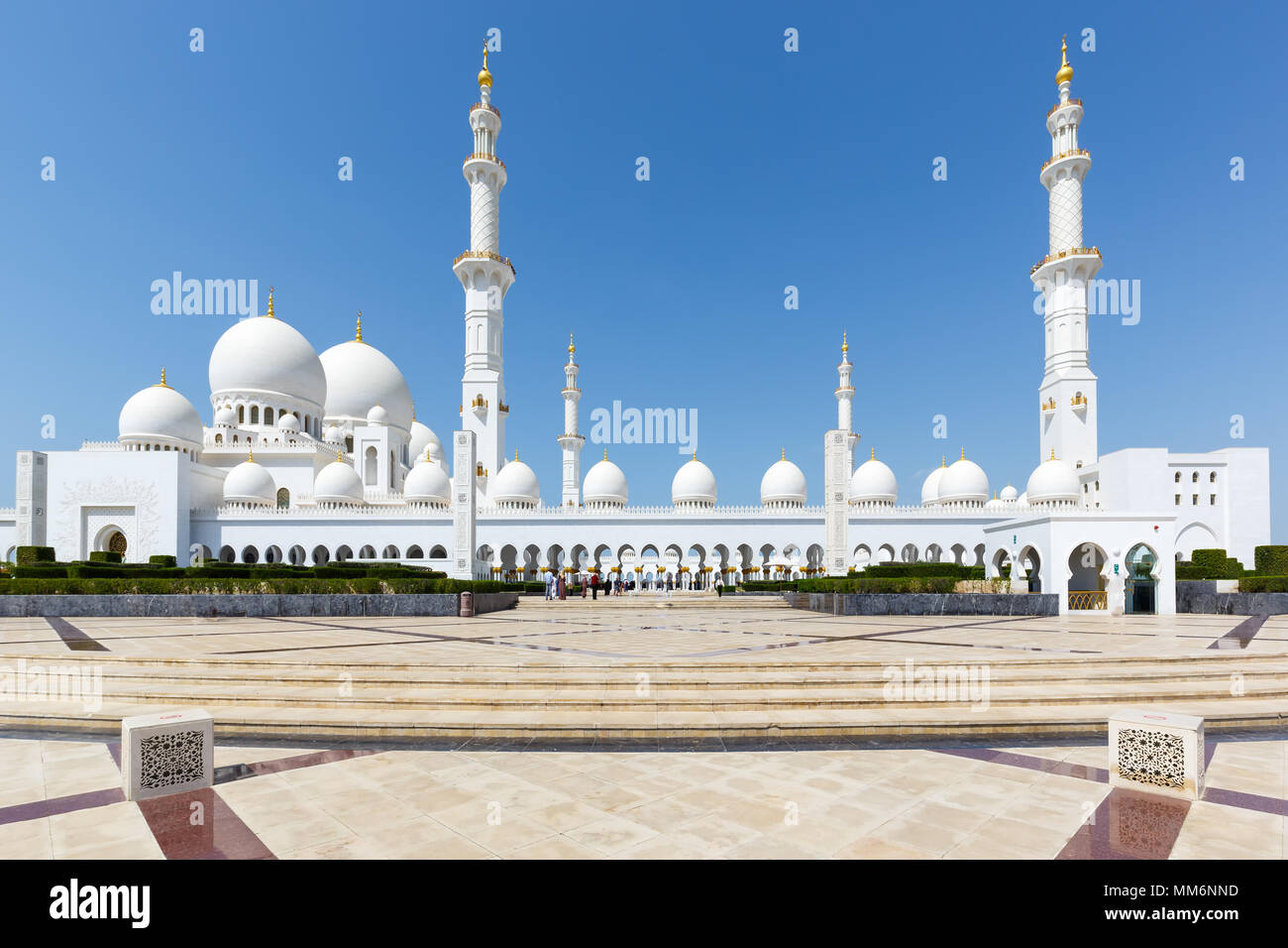 Sheikh zayed grand mosque -Fotos und -Bildmaterial in hoher Auflösung ...