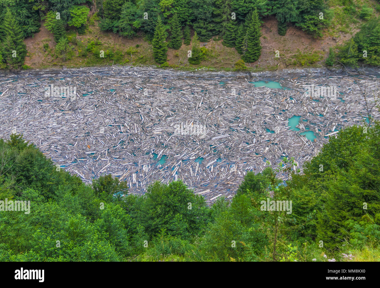 Swaneti Berge sind eine der eindrucksvollsten Beispiele der Georgischen ...