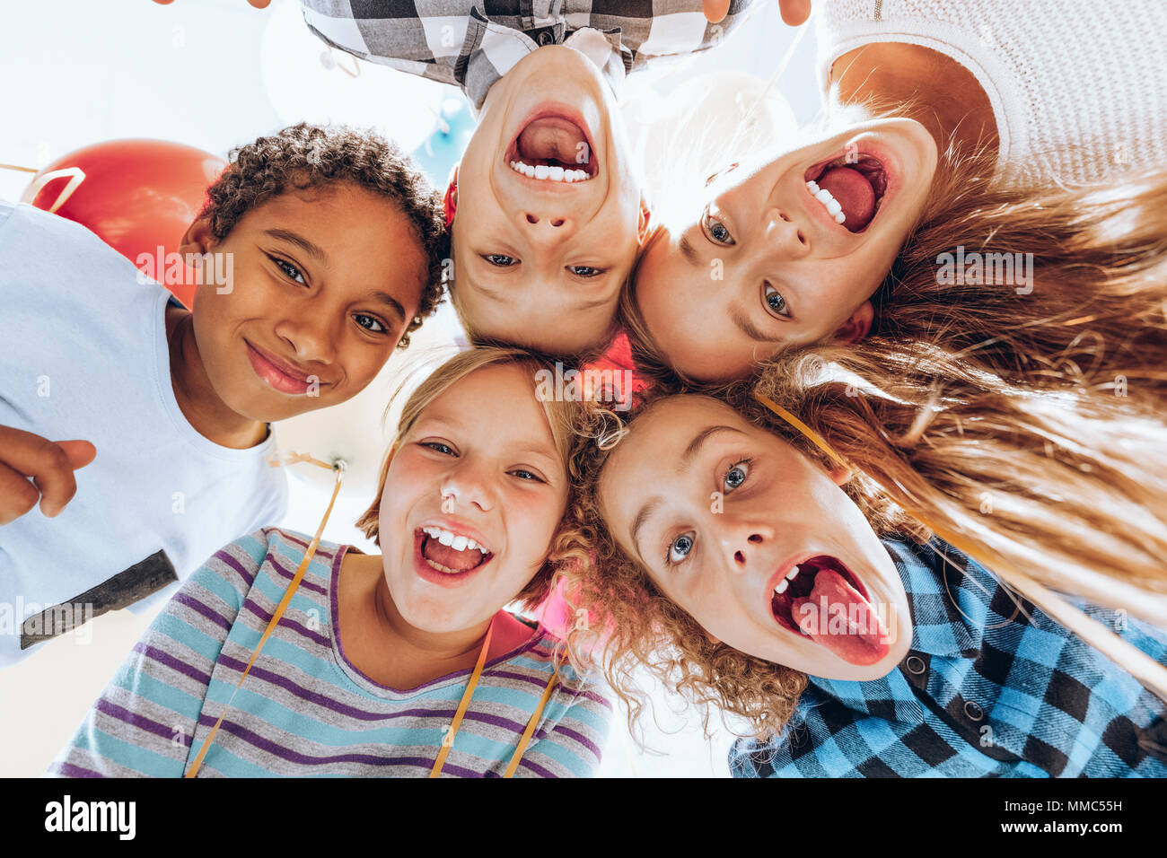 Circle time kids kindergarten -Fotos und -Bildmaterial in hoher ...