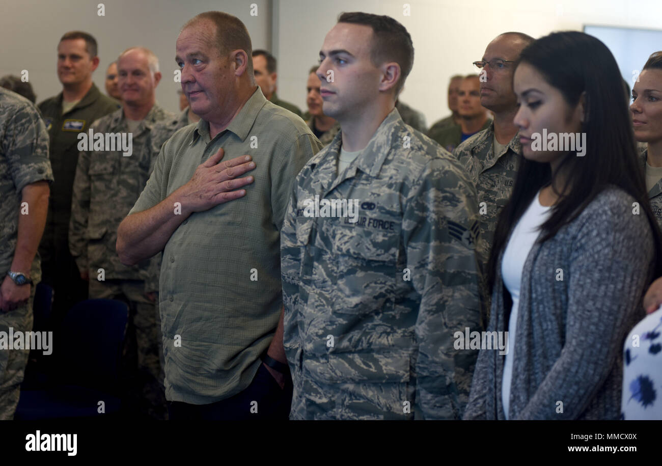 Us Air Force Senior Airman Jonathan Dietz (Mitte), Mannschaft Leiter ...