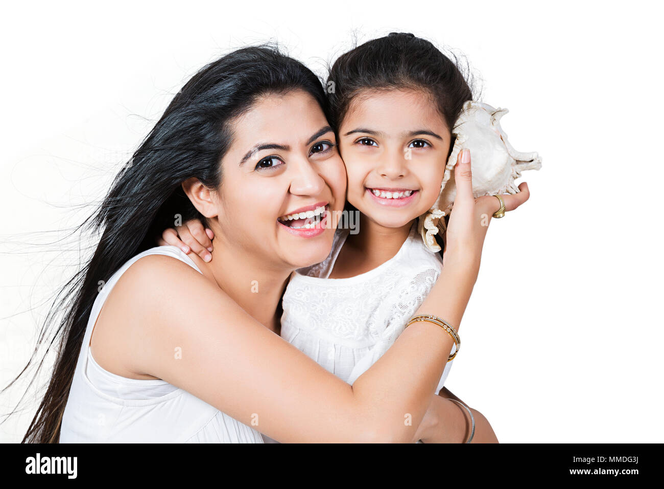 Kind spielt mit shell -Fotos und -Bildmaterial in hoher Auflösung – Alamy