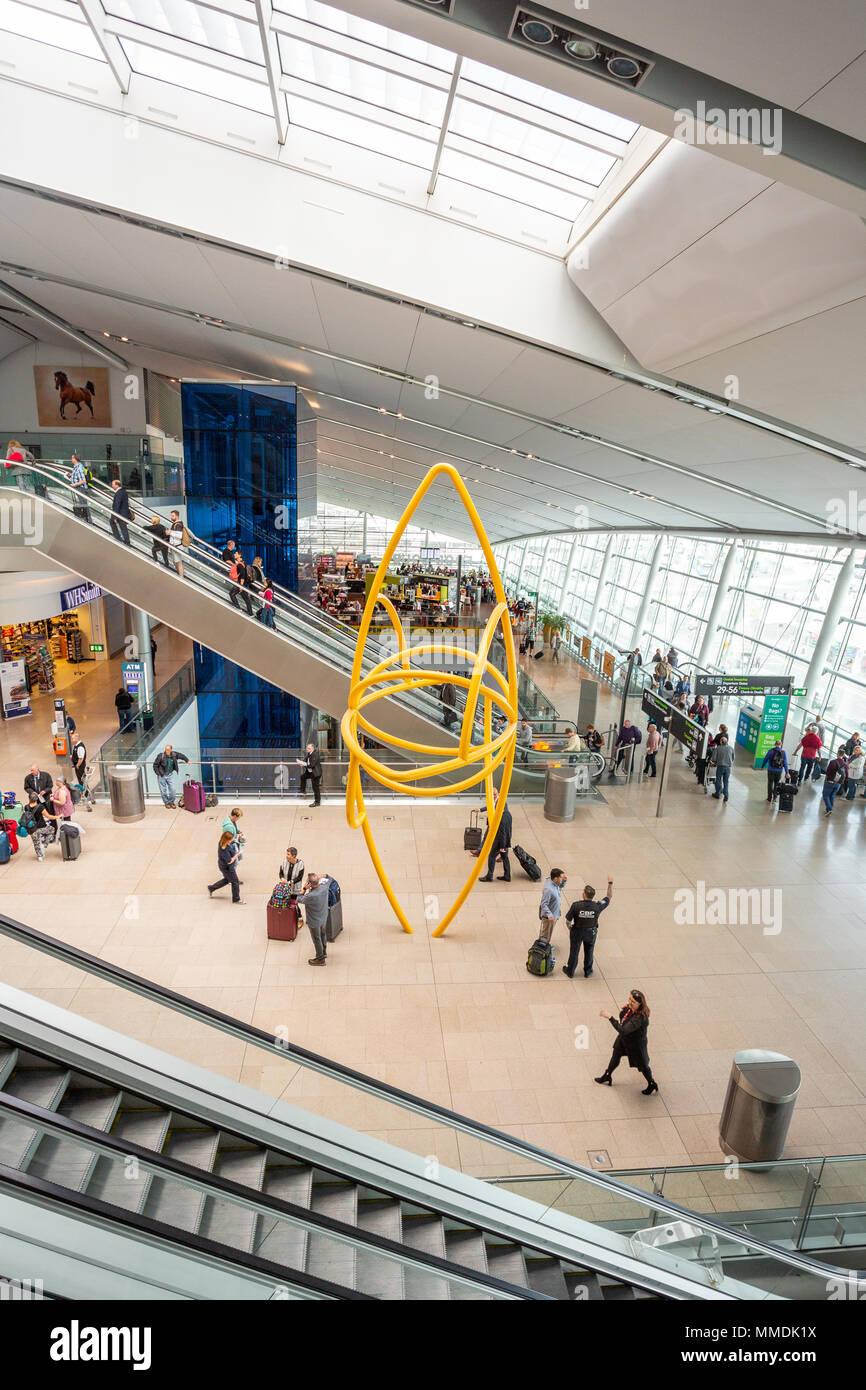 Hauptgebäude dublin flughafen -Fotos und -Bildmaterial in hoher ...