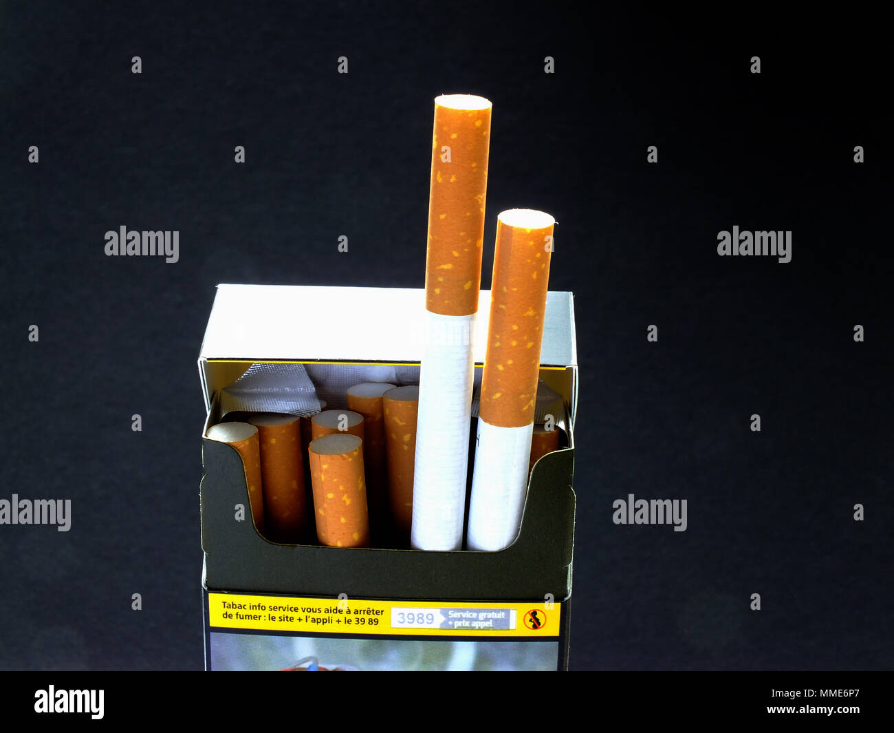 Cigarette packages -Fotos und -Bildmaterial in hoher Auflösung – Alamy