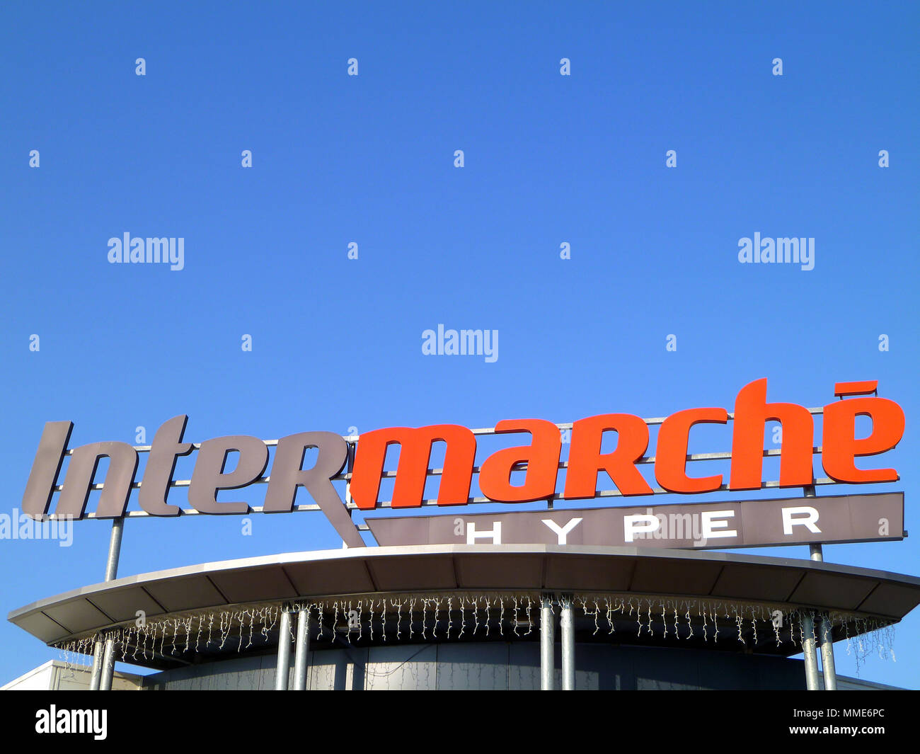 Intermarche logo -Fotos und -Bildmaterial in hoher Auflösung – Alamy