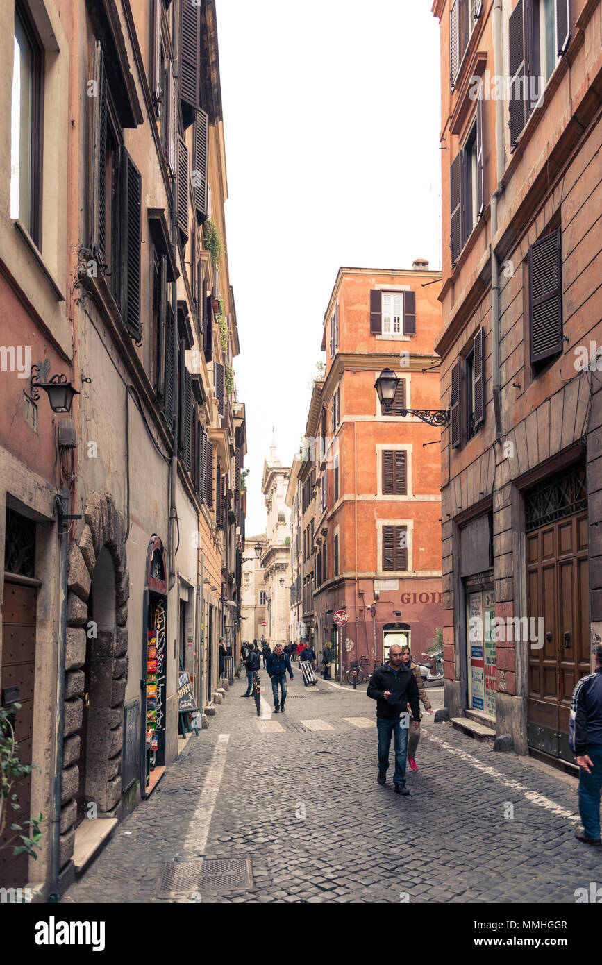 Rom, Italien, 22. MÄRZ 2016: Vertikale Bild der traditionellen Gebäude ...