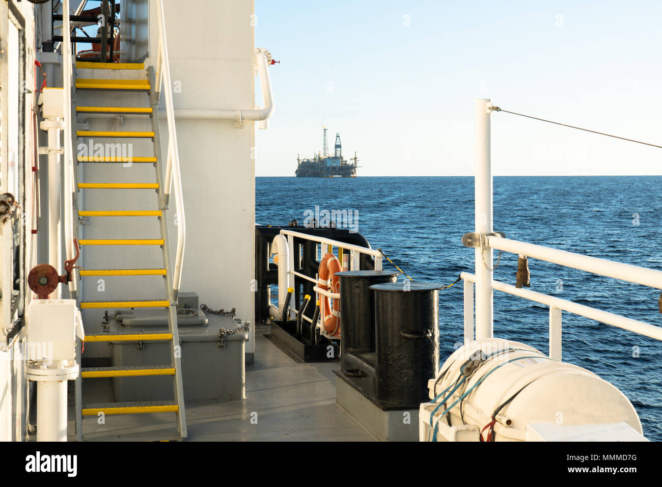 Meer oder Ozean Querformat aus dem Schiff deck. Marine auf See. Öl ...