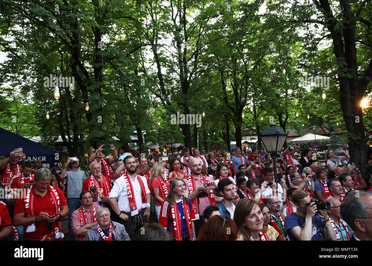 München, Deutschland. 12. Mai 2018. Die derzeitige Bayern Fans, Fußball ...