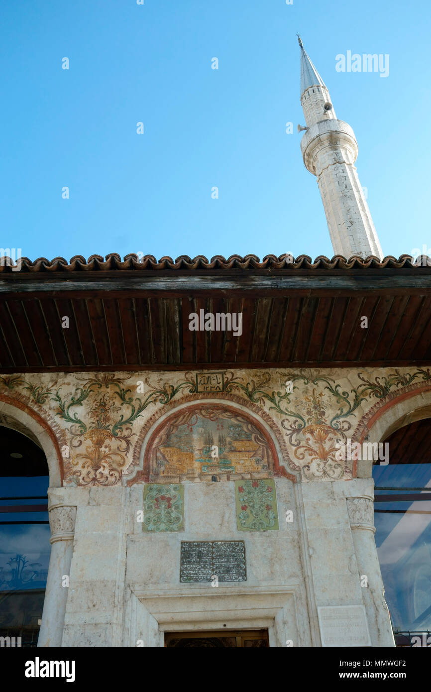 Et'Hem Bey Moschee auf Skanderbeg Square in Tirana, Albanien, Balkan ...