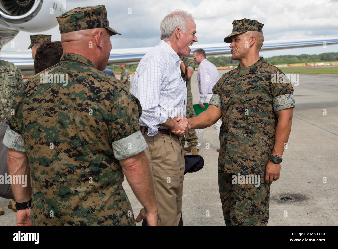 Uns marine corps sgt maj rafael rodriguez -Fotos und -Bildmaterial in ...