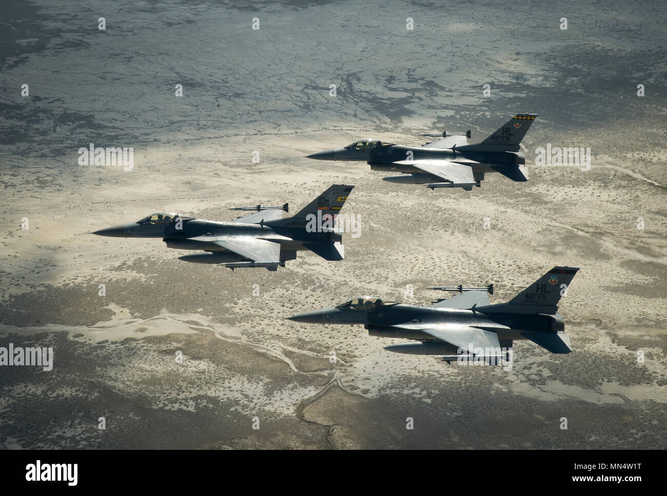 Drei US Air Force F-16 Vipern, der 421St Fighter Squadron und der 388 ...