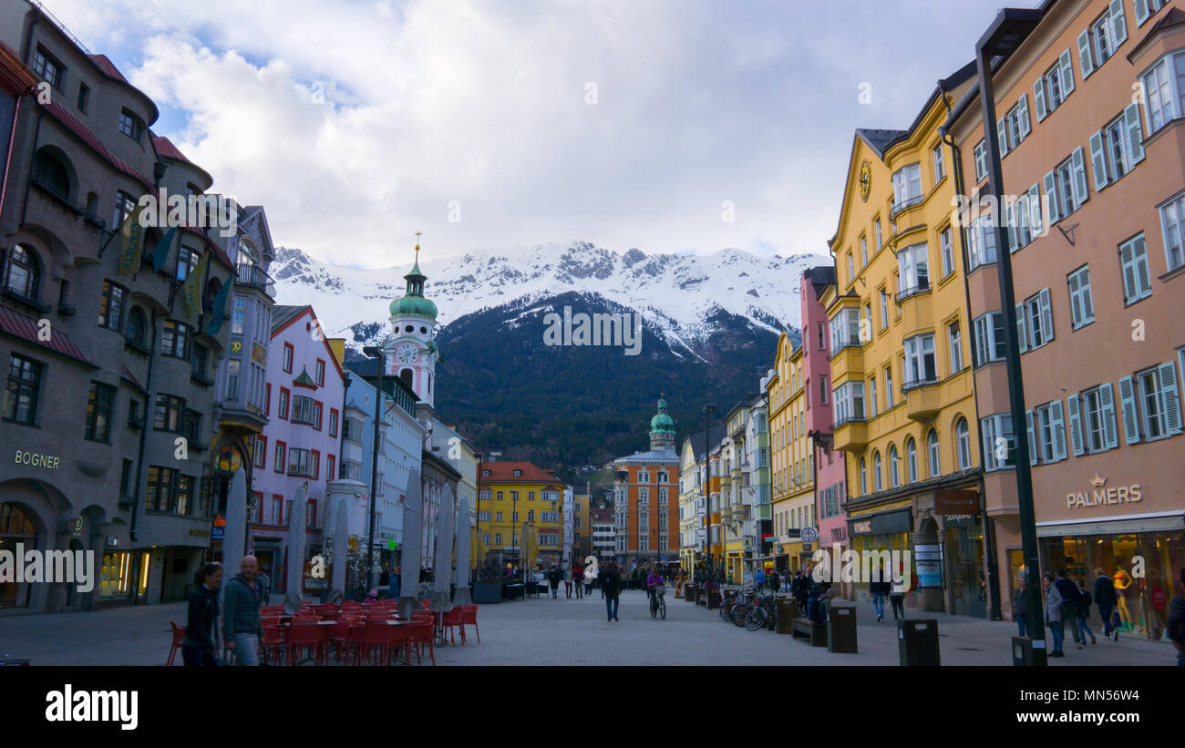 Innsbruck ist eine österreichische Stadt und die Hauptstadt von Tirol ...