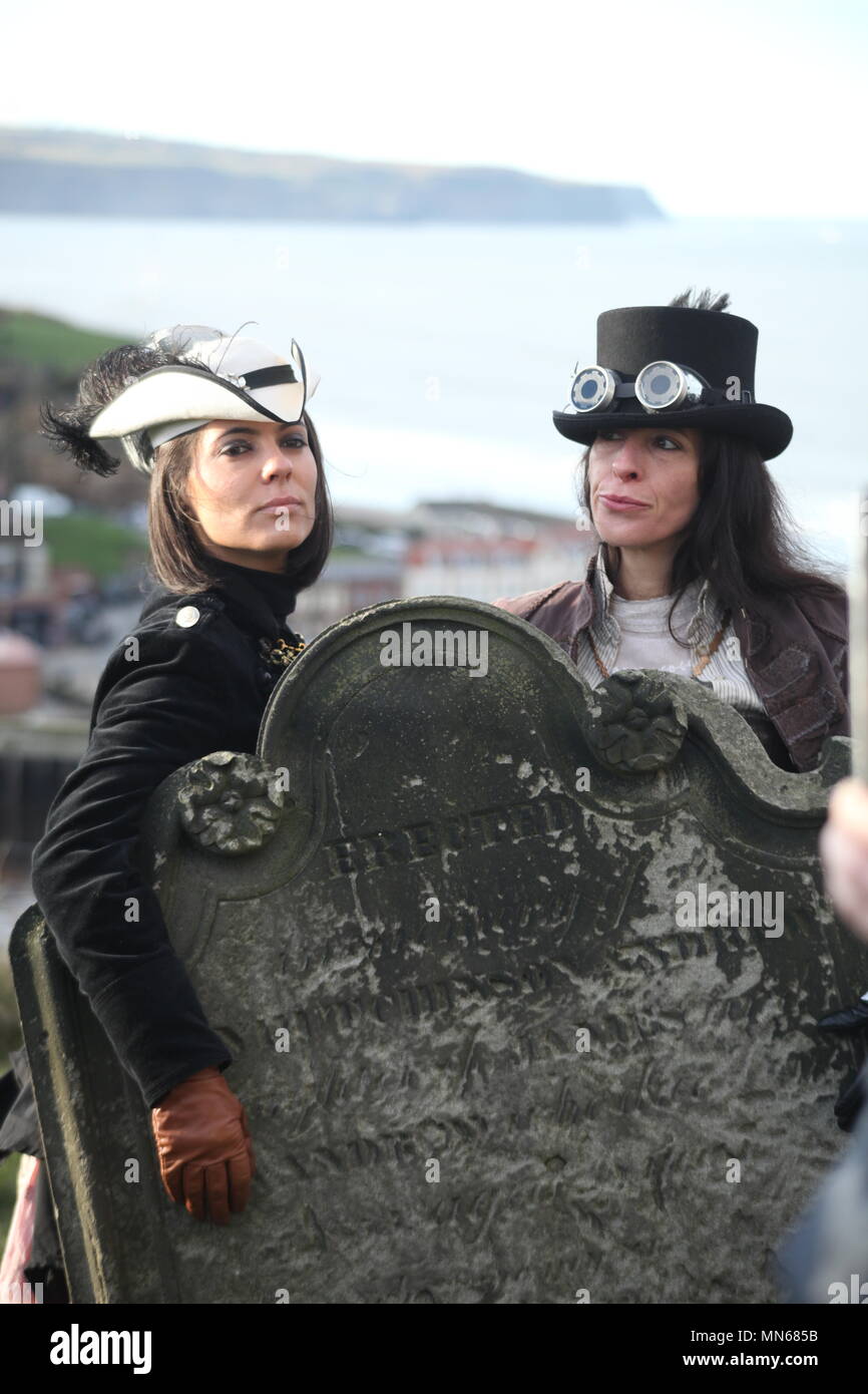 Lady goths -Fotos und -Bildmaterial in hoher Auflösung – Alamy