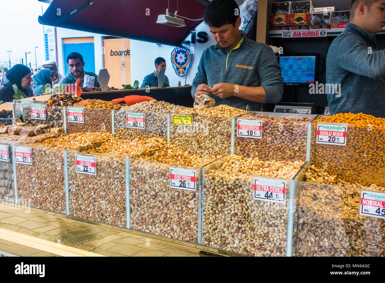 Istanbul markt -Fotos und -Bildmaterial in hoher Auflösung – Alamy