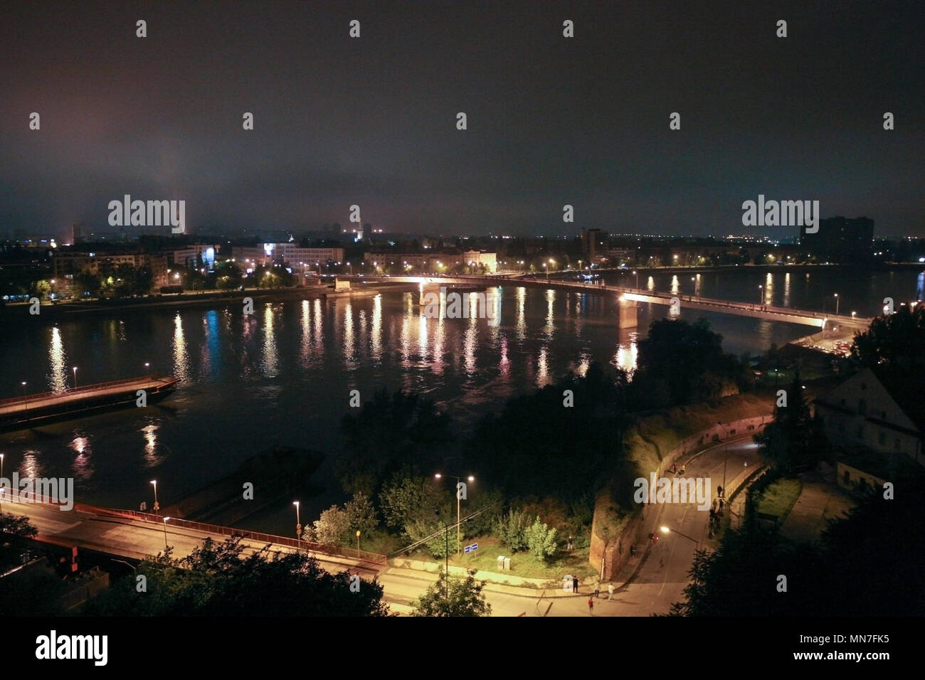 Blick von der Festung Petrovaradin mit dem Boot Brücke ersetzen der ...