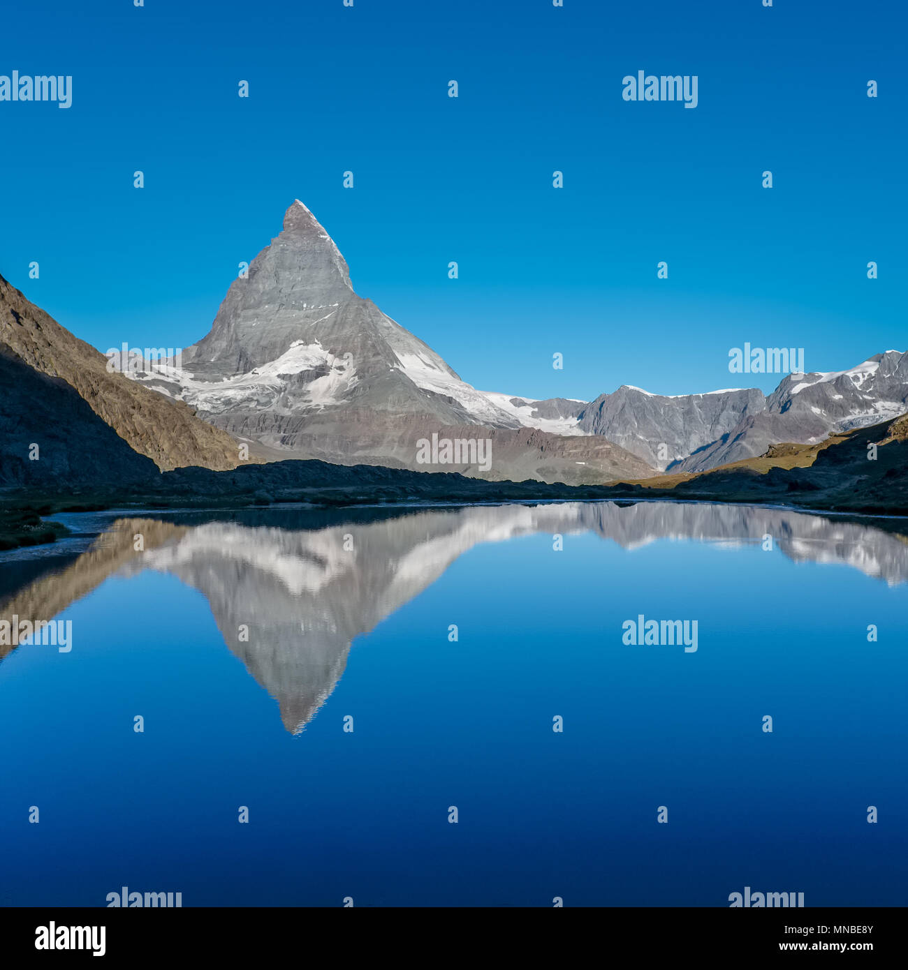 Riffelsee schweiz -Fotos und -Bildmaterial in hoher Auflösung – Alamy