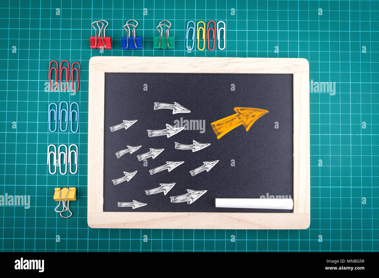 Trend Pfeil Stockfotos und -bilder Kaufen - Alamy