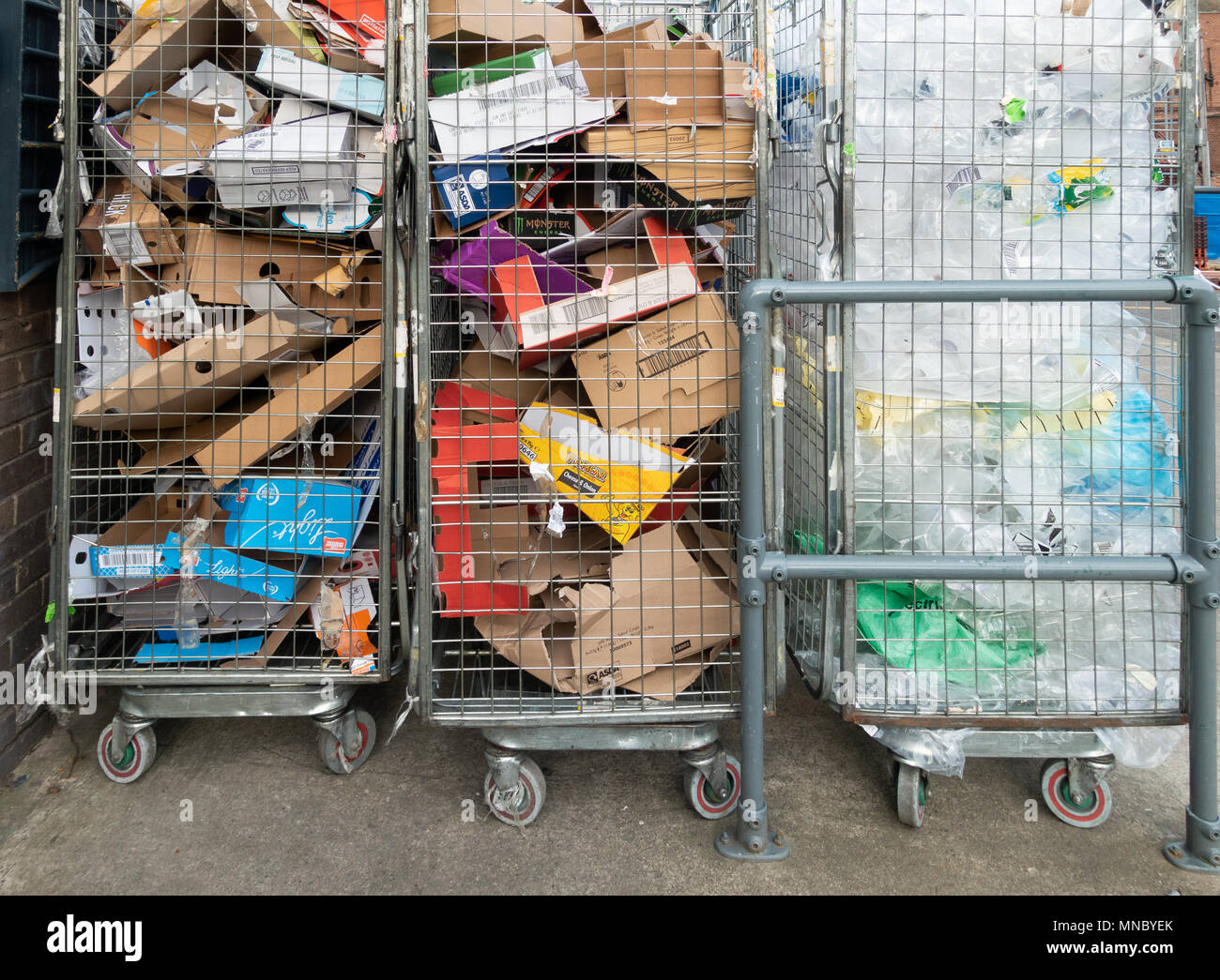 Plastic Packaging Recycling Stockfotos und -bilder Kaufen - Alamy