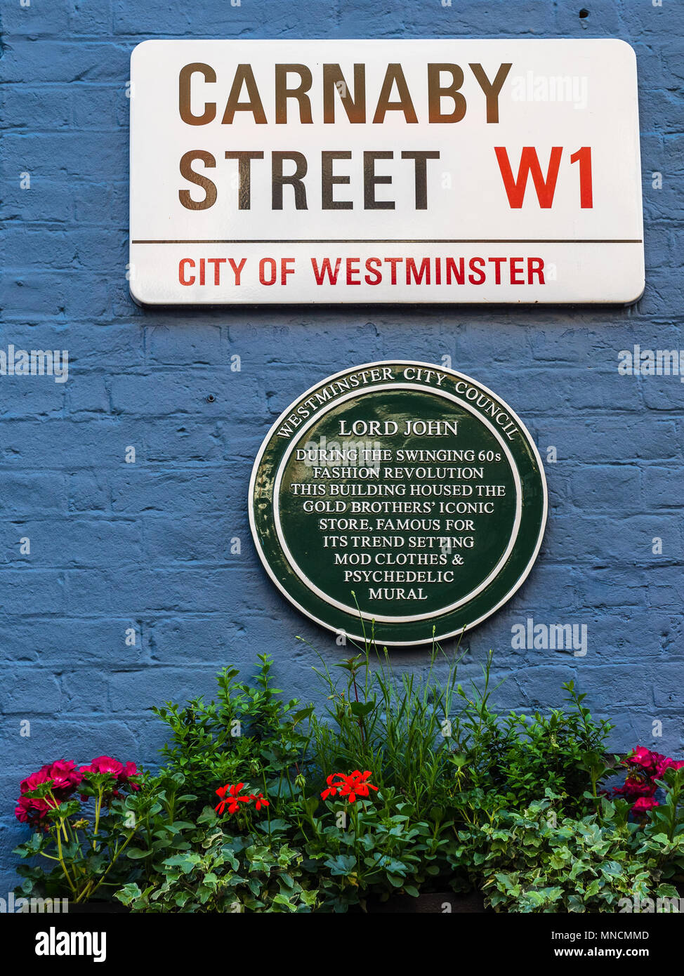 Carnaby Street Sign und London Plaque an den Lord John Iconic Modeladen ...