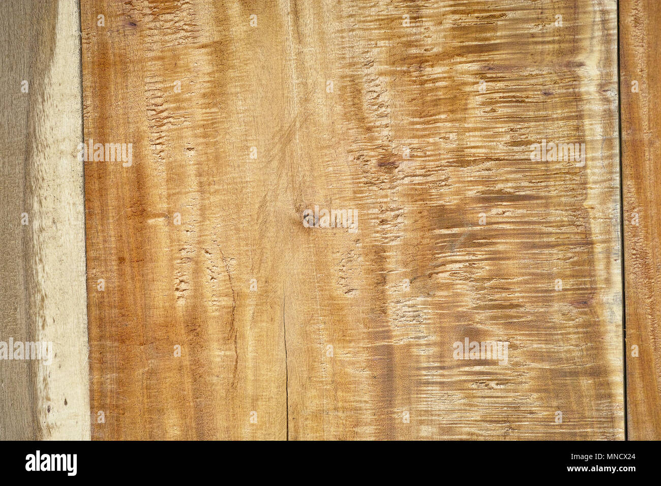 High resolution walnut wood texture -Fotos und -Bildmaterial in hoher ...