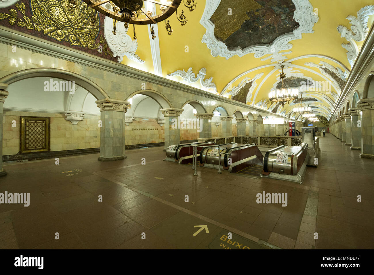 Komsomolskaya metro station moscow -Fotos und -Bildmaterial in hoher ...