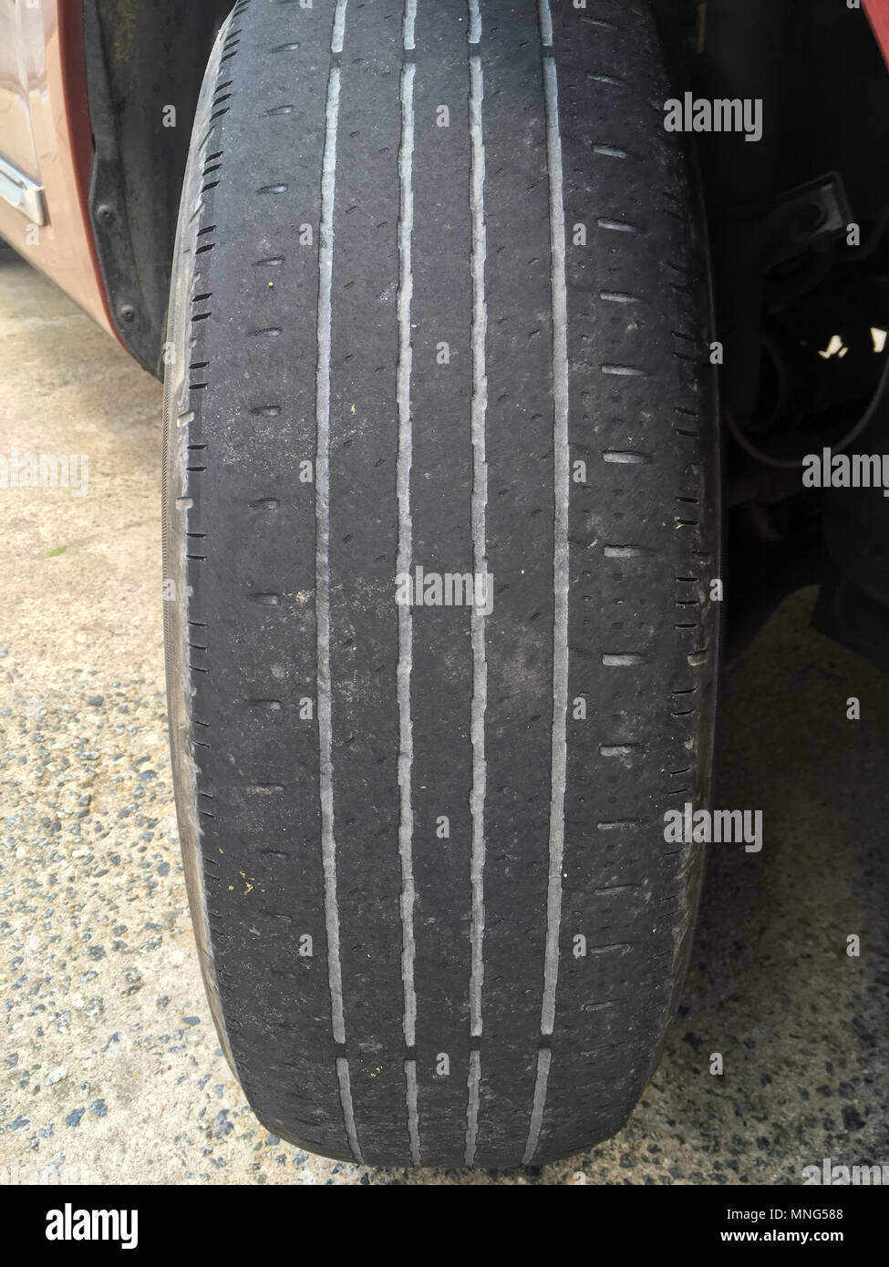 Kahler reifen -Fotos und -Bildmaterial in hoher Auflösung – Alamy