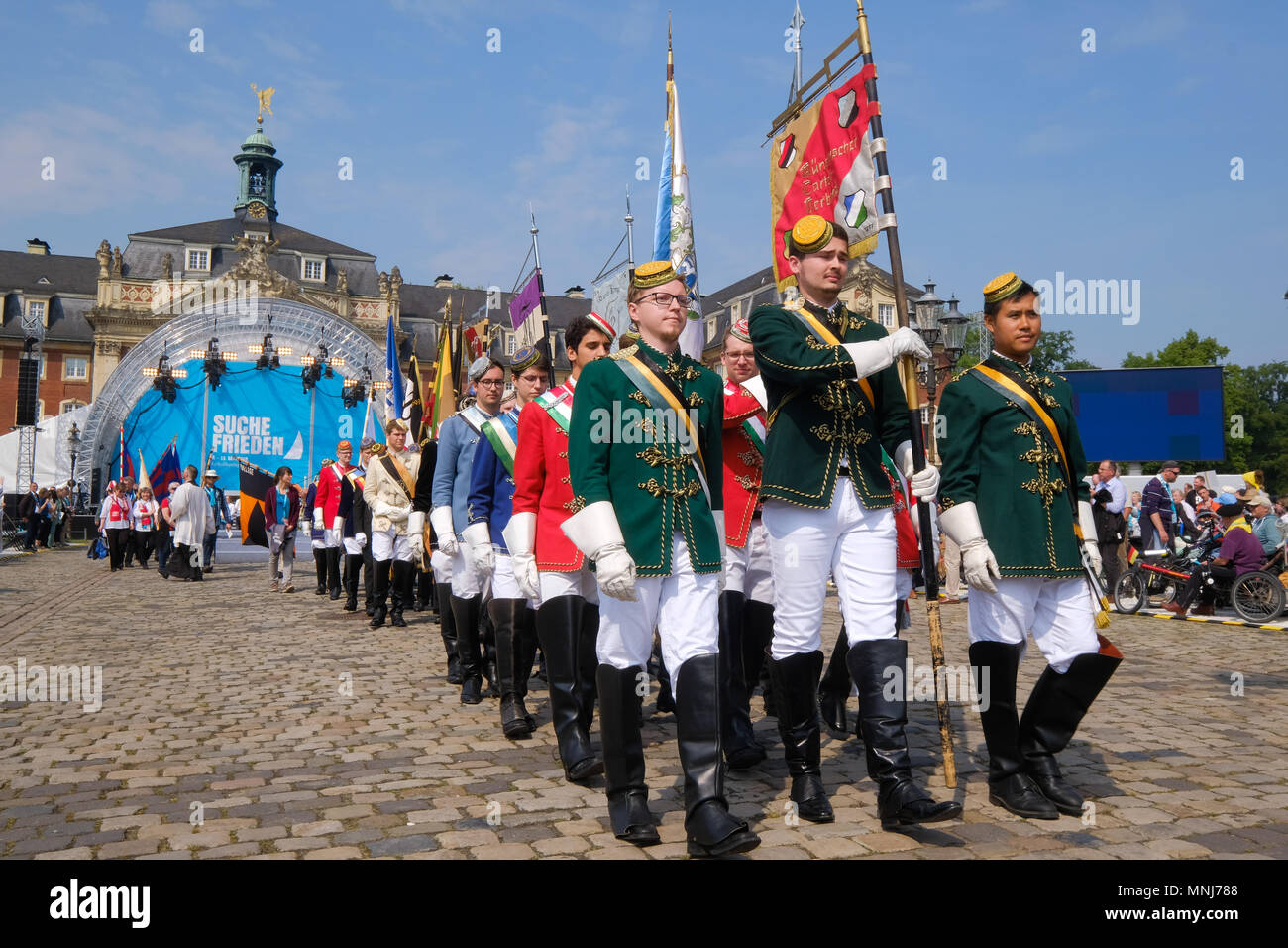 Fahne deutschland student -Fotos und -Bildmaterial in hoher Auflösung ...