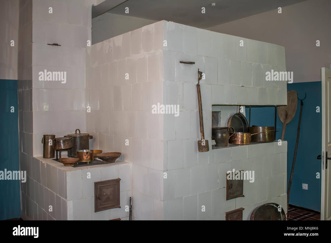 Russisches bauernhaus innen -Fotos und -Bildmaterial in hoher Auflösung – Alamy