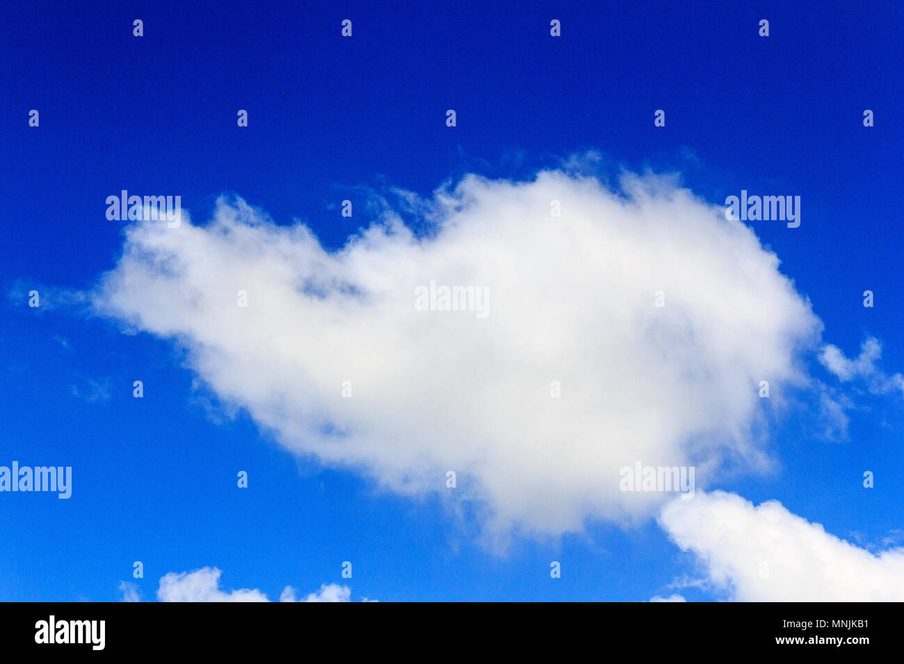 Wolke am himmel -Fotos und -Bildmaterial in hoher Auflösung – Alamy