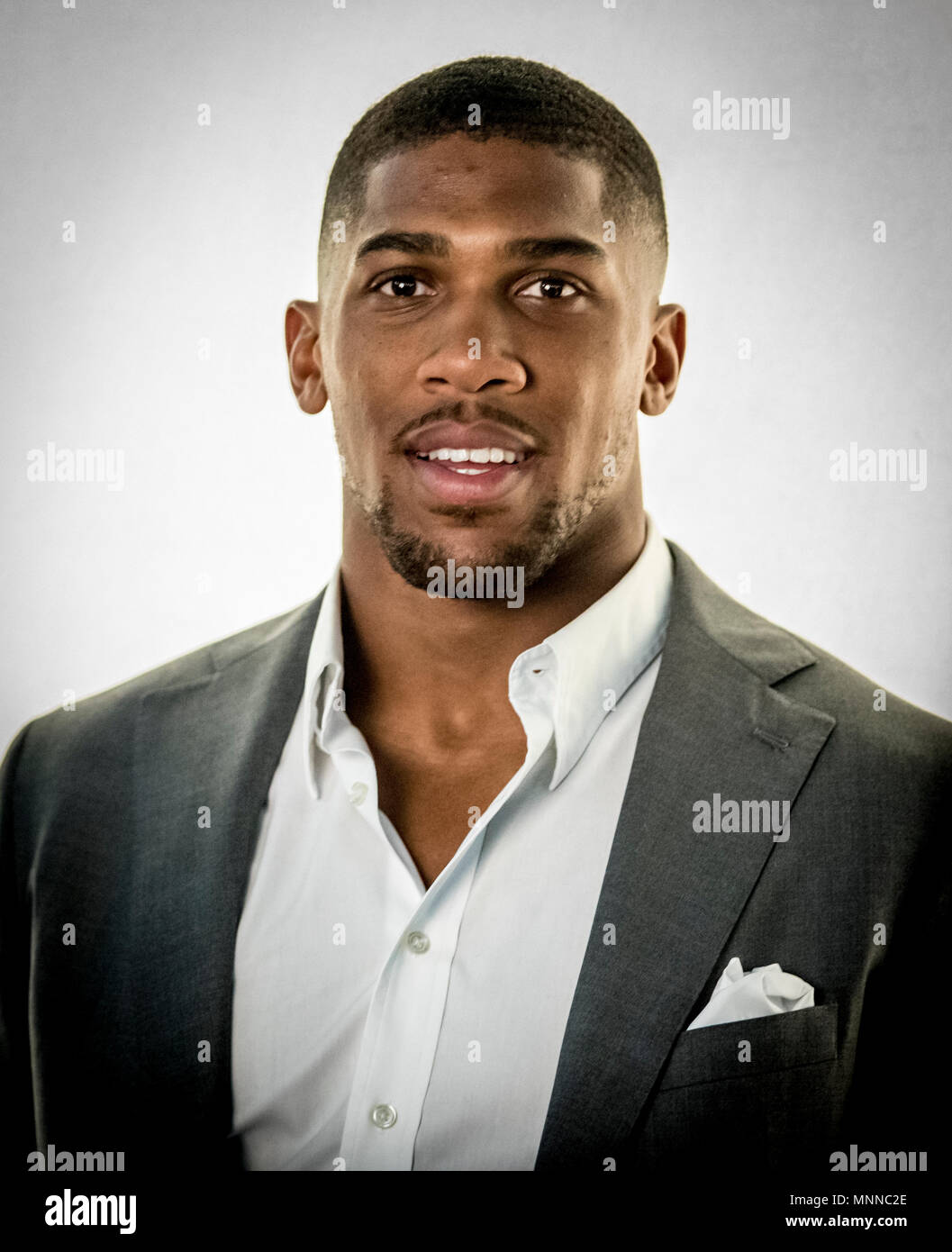 Aj anthony joshua -Fotos und -Bildmaterial in hoher Auflösung – Alamy