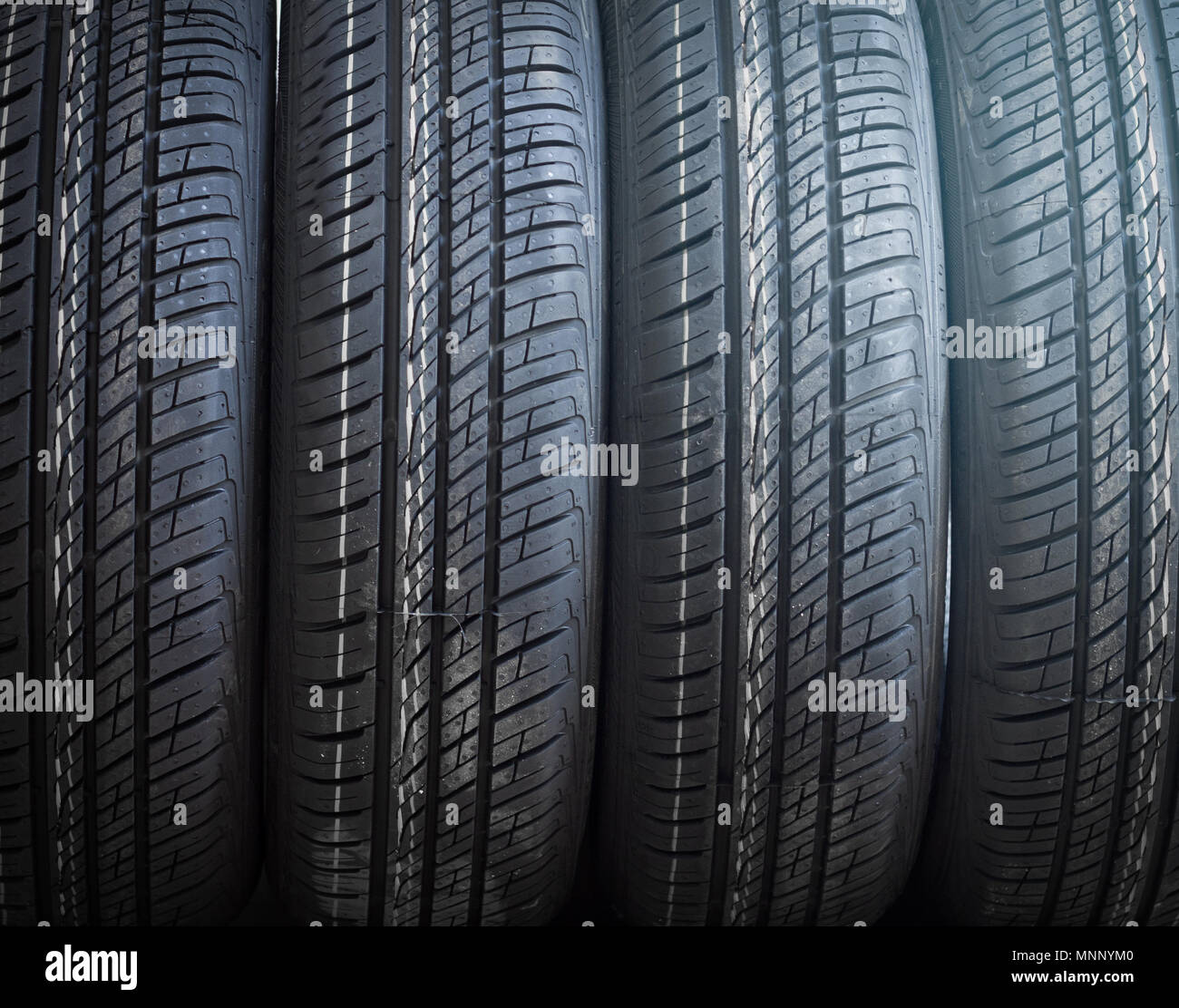 Car tyres -Fotos und -Bildmaterial in hoher Auflösung – Alamy