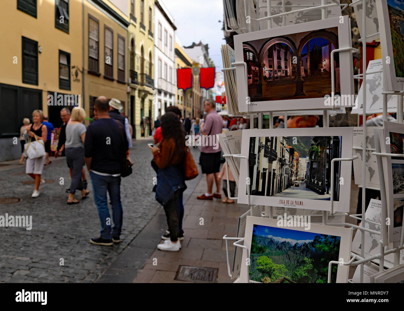 Postkarten mit der gleichen ansicht im hintergrund -Fotos und -Bildmaterial in hoher Auflösung ...